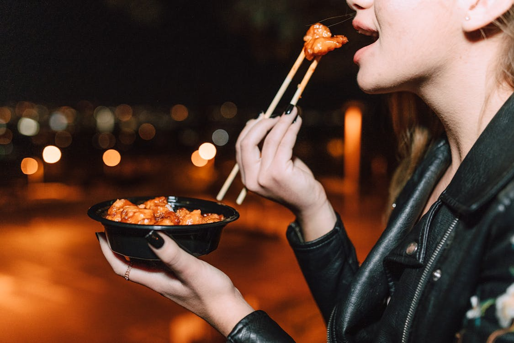 The Psychology Behind Late Night Cravings: Food Cravings & Their Causes